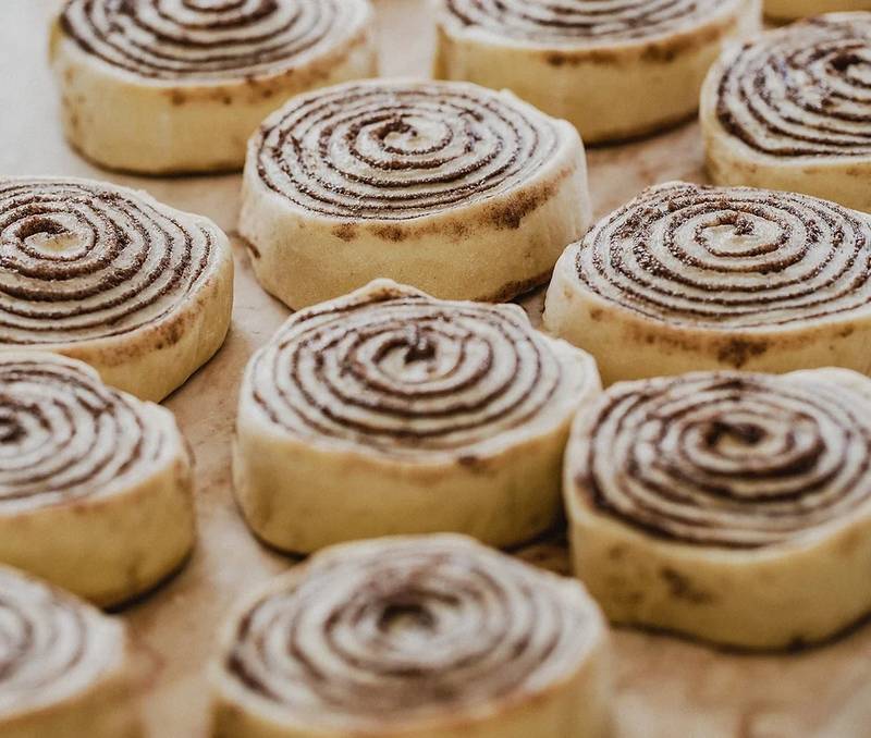Gooey Center Classic Cinnamon Roll – BevMo!